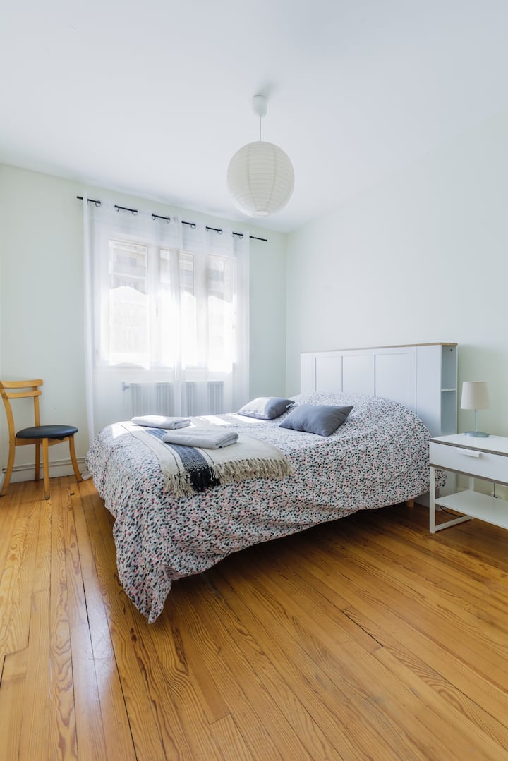 Appartement Lumineux, Tv 4k, Fibre. Bonne Literie. - Valence