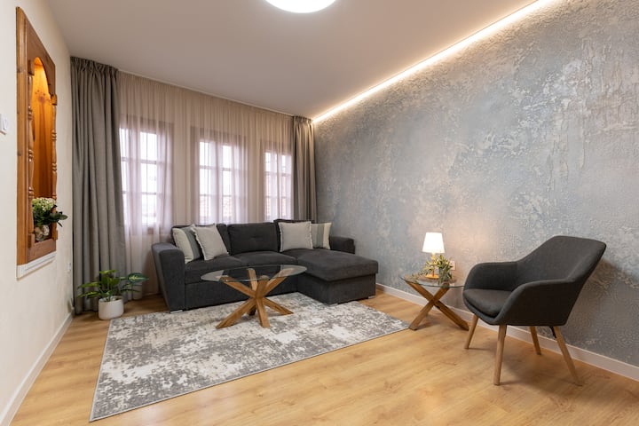Unique Spacious House, Fantastic Location - Veliko Tărnovo
