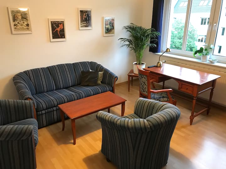 Charmante, Helle 2-zimmer-wohnung In Guter Lage - Rostock