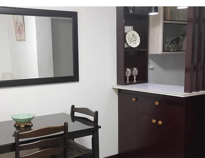 Estien’s Cozy Condo W/unli Wifi, Netflix & Kitchen - Imus