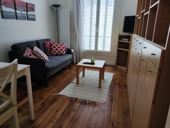 2 Pieces Chaleureux En Bail Mobilite - Paris