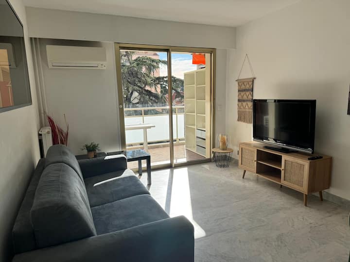 Grand 2 Pièces Au Calme Au Coeur De Juan Les Pins - Juan les Pins