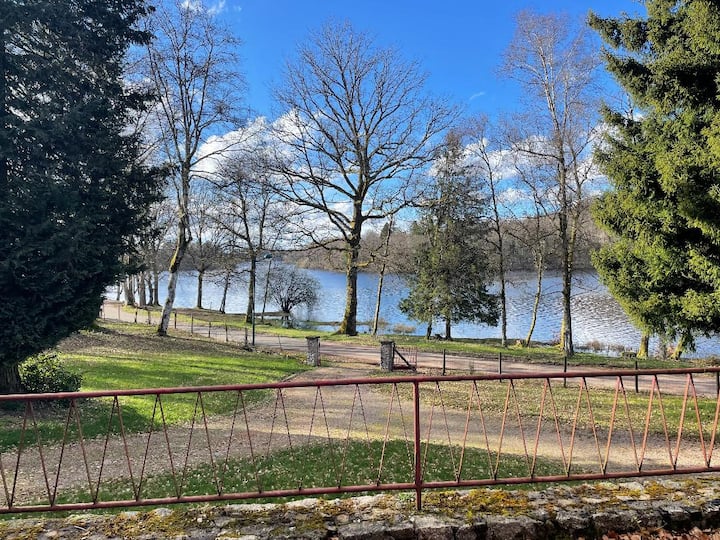 Maison Au Bord Du Lac Des Settons,  Terrain Clos. - Lac des Settons