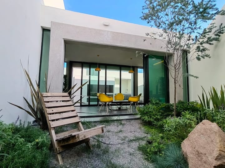 Hermosa Casa En Privada Con Jardines Zen Y Alberca - San Luis Potosí