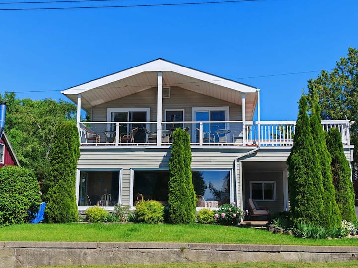 Harborfront Ensuite | Cozy Stay At Innisfree B&b 1 - Tobermory