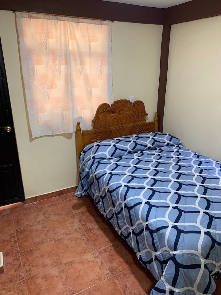 Cómoda Habitación Con Baño De Lujo - Zaragoza