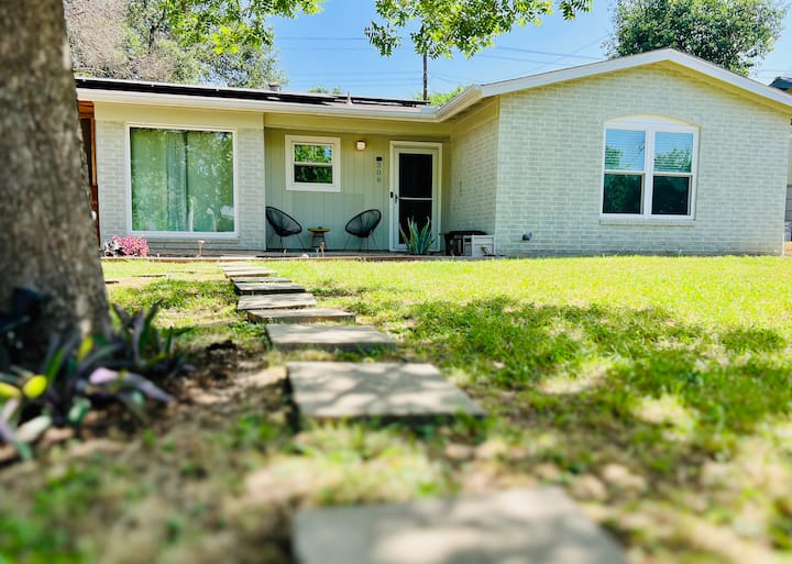 Extended Stay! St. Elmos 2br/1ba+office & Patio - Austin, TX