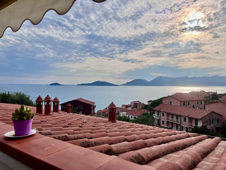 Azzurra, Vista Mozzafiato Sul Mare A Tellaro - Lerici
