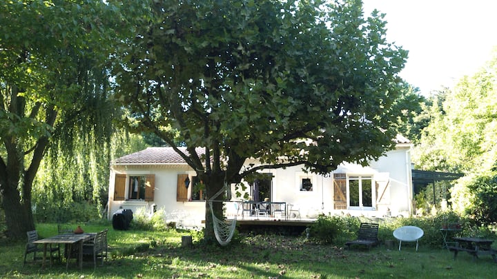 Location Villa Familiale Avec Jardin De 2000m2 - Le Thor