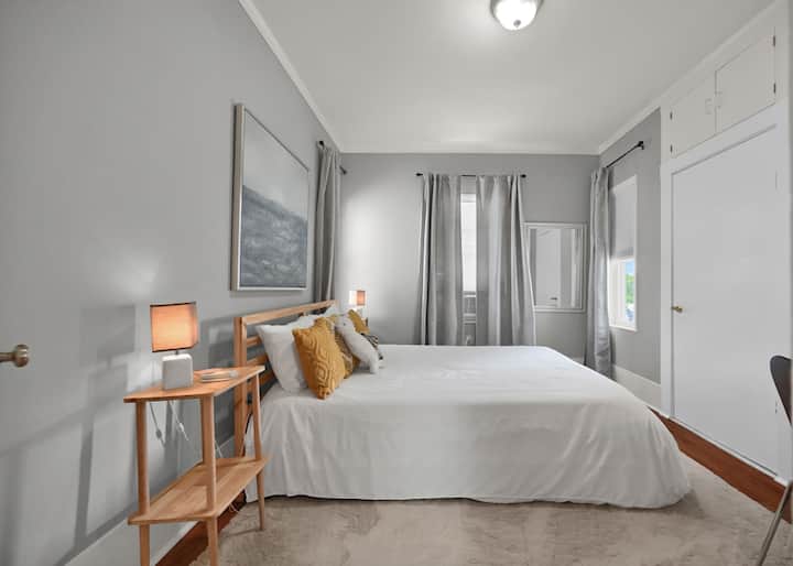 One Bedroom Flat W/ Parking - Somerville, MA