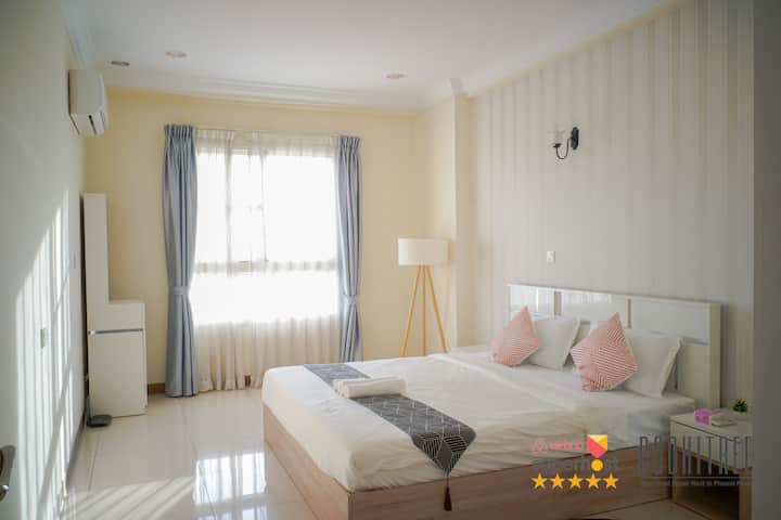 20c1_cozy River-view Condo | 4.8 High Rating - Nom Pen