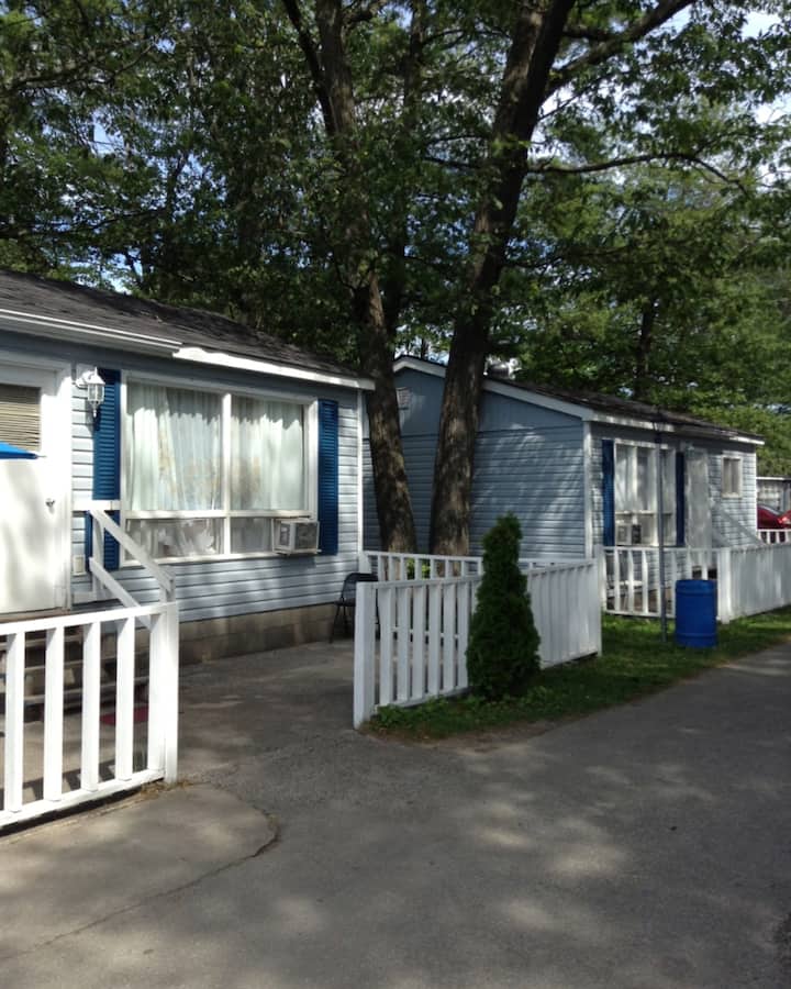 #4 Walk To Main Beach Cozy Cottage - Wasaga Beach