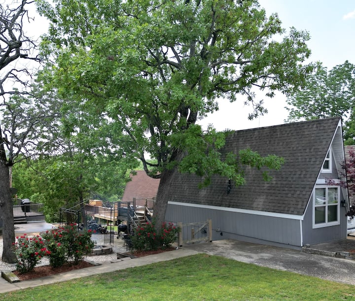 Kayaks/firepit/lake Access/pet/dogwood Canyon - Missouri