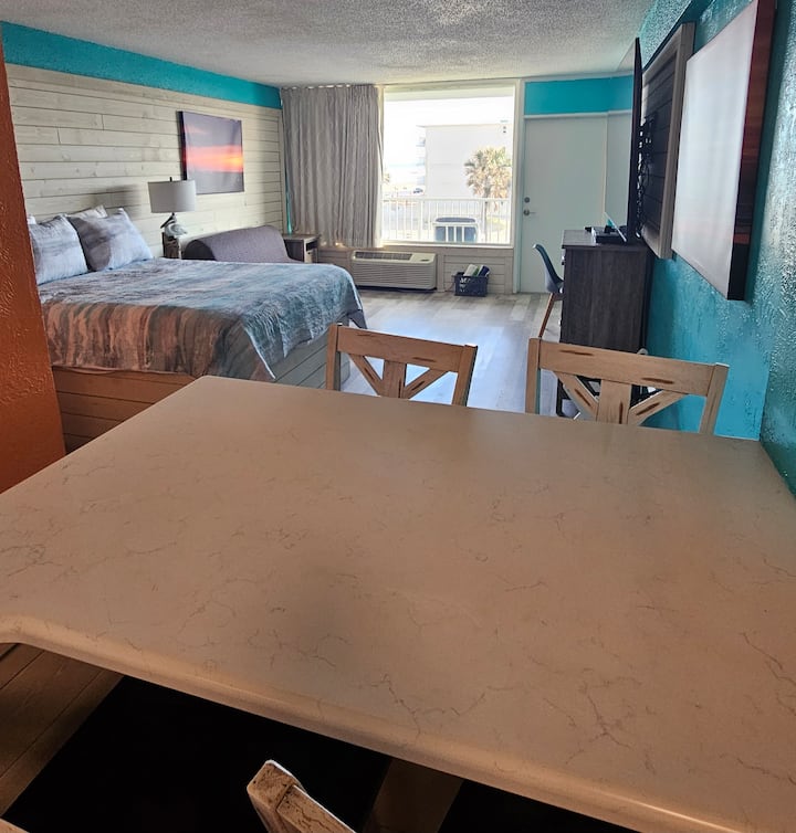Daytona Beach Ocean View Getaway - Daytona Beach, FL