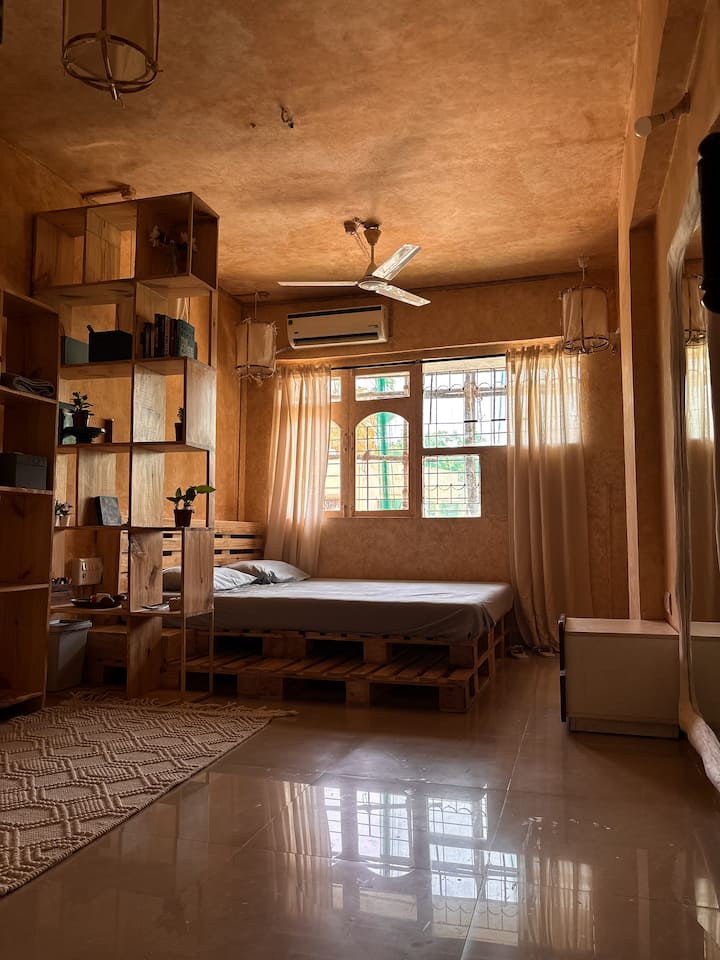 Centrally Located | Natural Light | Cafes&eateries - Mumbai