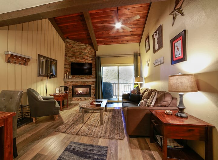 Fully Upgraded Getaway 2bdrm/2 Full Bath - Mammoth Lakes, CA