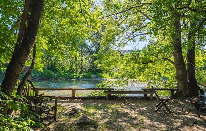 Riverfront Rustic Oasis Near Stampede Bmo Dt - Calgary
