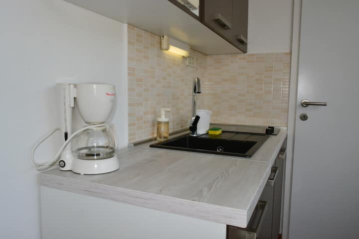 App For 2 With Balcony, Sea View,free Parking&wifi - Opatija