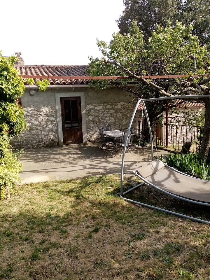 Maison Au Calme Avec Extérieur - Minerve