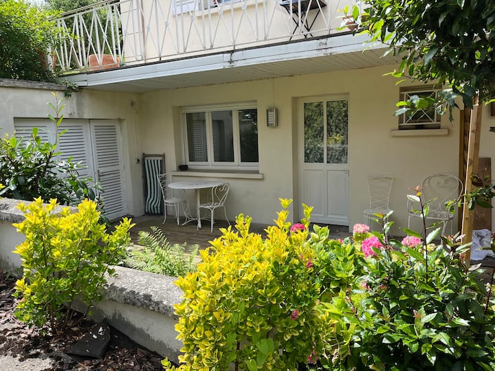 Studio Avec Terrasse Privative 20mn De La Défense - Rueil-Malmaison