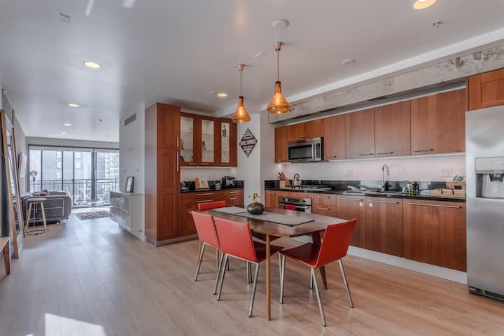 Upscale Downtown La 2bed/2bath Loft W/ 3 Balconies - Los Angeles, CA