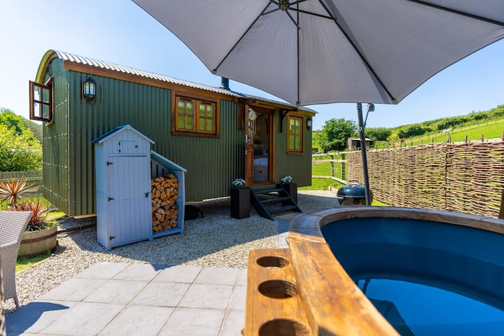 Hideaway Nr Croyde/walk To Pubs/nr Beaches/hot Tub - Croyde