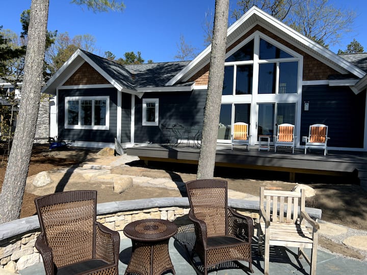 Sunset Shores Cottage On East Grand Traverse Bay! - Elk Rapids, MI