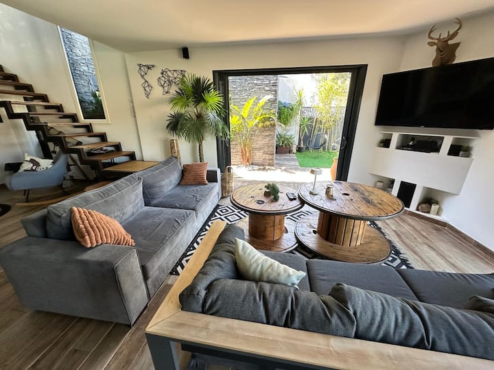 Villa Feng Shui
Déco Bali
St Aygulf
3 Chambres - Fréjus