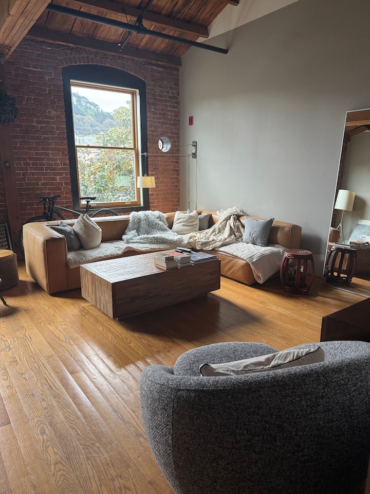Big Brick & Timber Loft In Hot Mission Pocket - San Francisco, CA