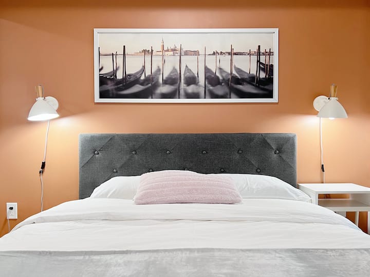 Luxe® Smart Condo Besides Yorkdale With Pool - Toronto