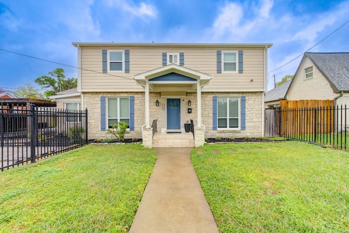 Modern Apartment With All The Comforts Of Home - Houston, TX