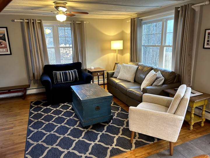 Ideal Stowe Location - Meticulous & Cozy - Stowe, VT