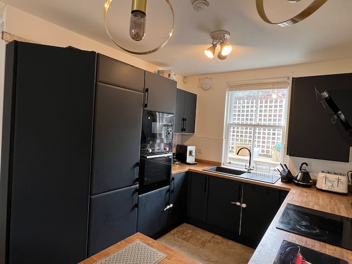 City Center Town House With Free Parking - Leeds