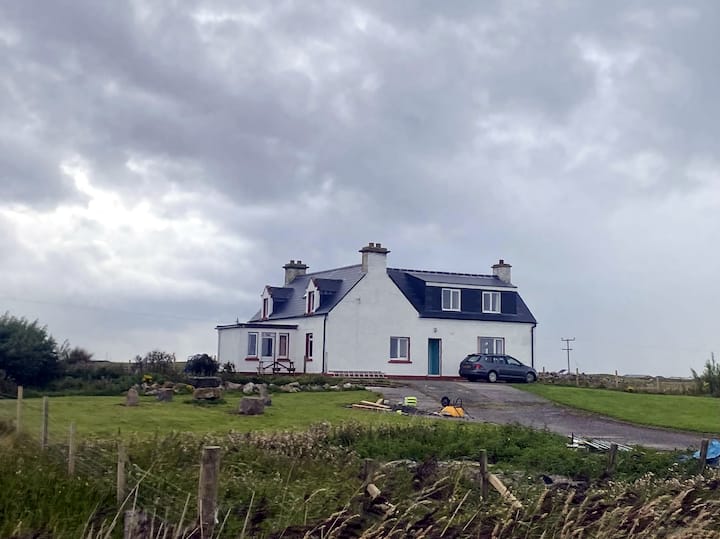 Comfortable Detached 4 Bedroomed Holiday Home - North Uist