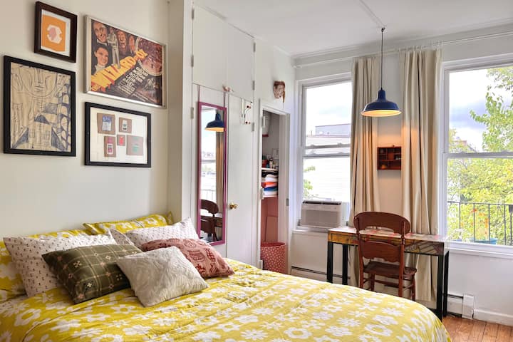 Stylish Room In Shared Artist Home W/ Ensuite Bath - Brooklyn, NY