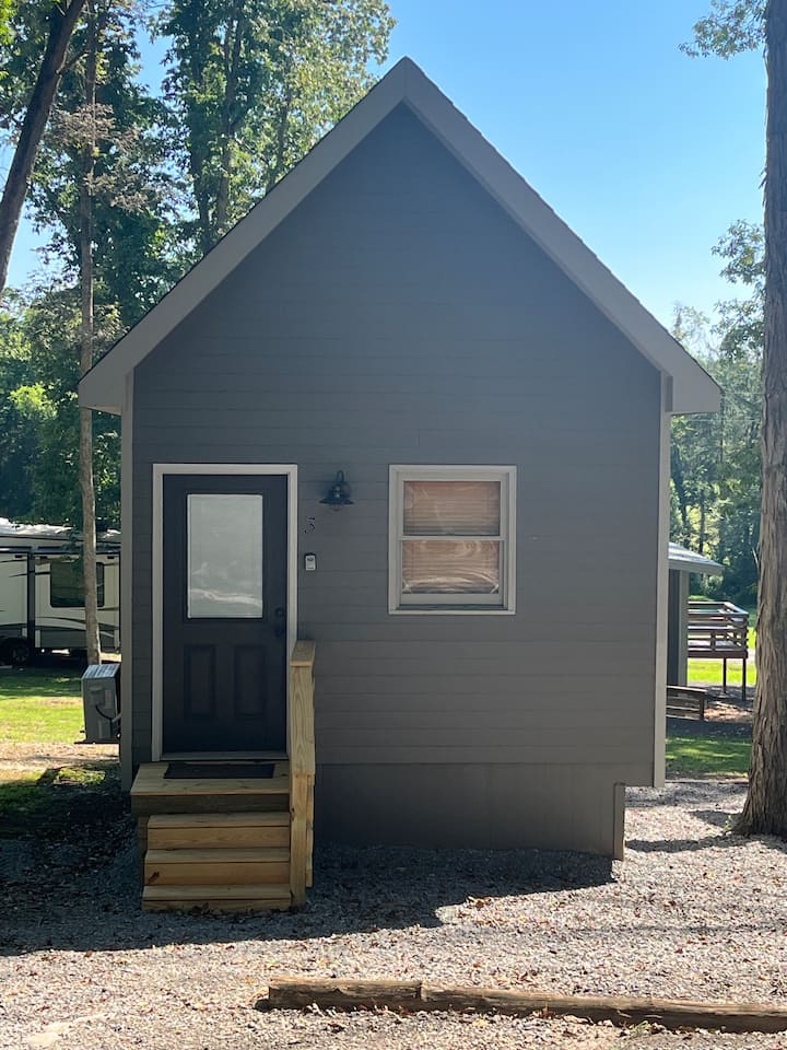 Farm Cabin 3 Near Nashville Sleeps 4 - Mount Juliet, TN