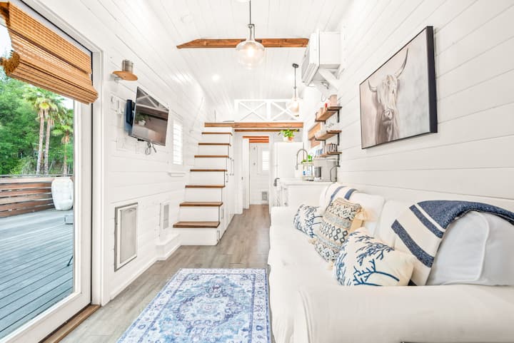 Tiny House Haven 2bd 1 Bath - Westlake Village, CA