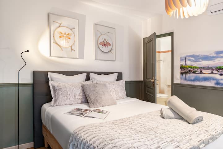 Secret House - Champs ÉLysée - Rare - Clim - Paris