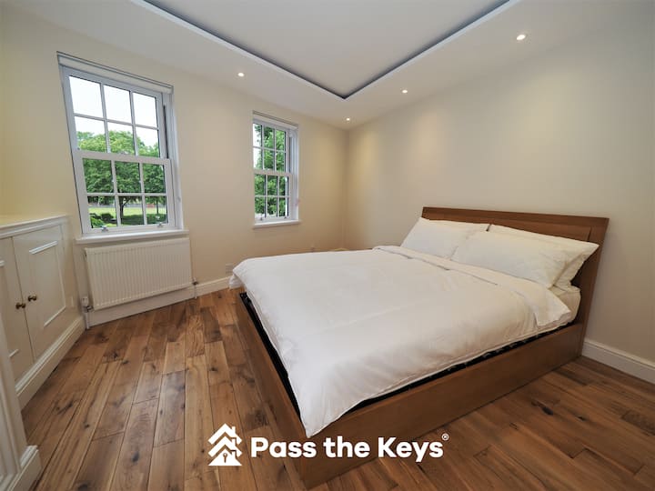 Airy Flat In Windsor W/castle View+parking - Windsor