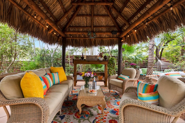 Desoto Beach House - Casual Beach Living - Davie, FL