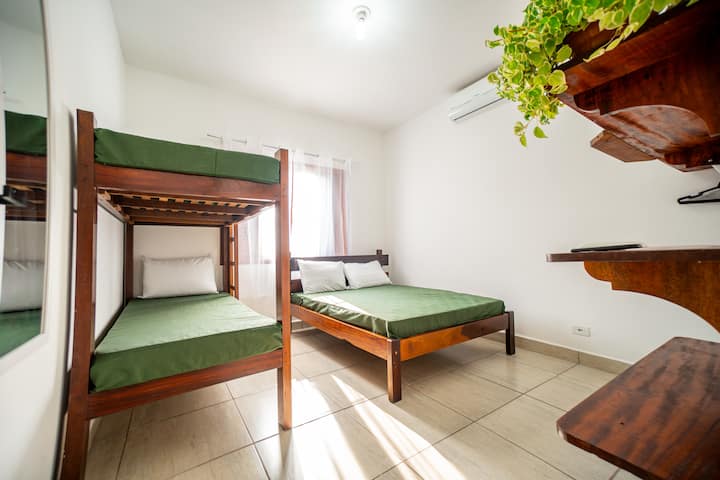 Delightful Family Cottage Near The Beach - Ubatuba
