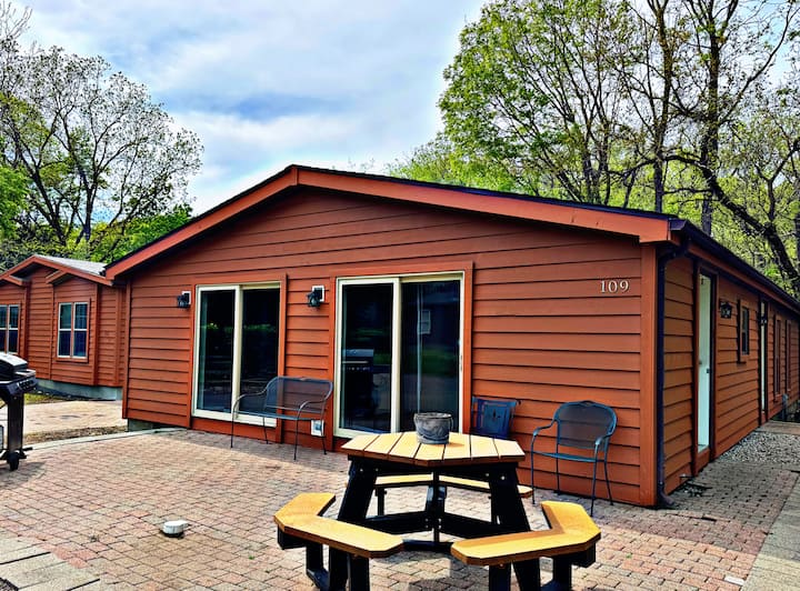 Leading Put-in-bay 12-person Vacation Rental House - Put-in-Bay, OH