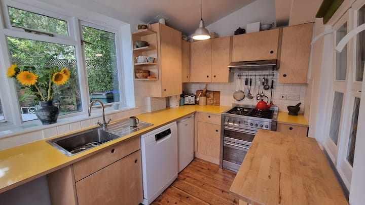 Cosy Characterful 17th Century Cottage - Seaford