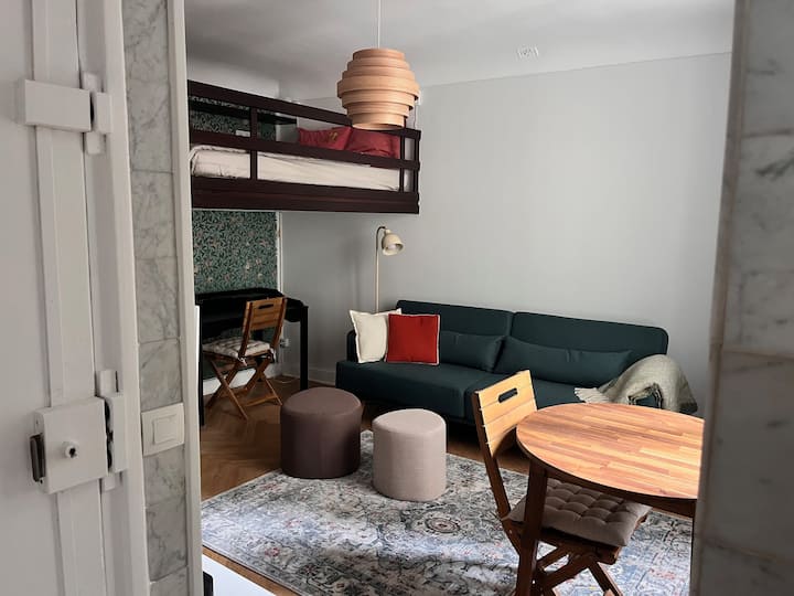 Cozy Studio Close To Champs Elysées & Eiffel Tower - Paris