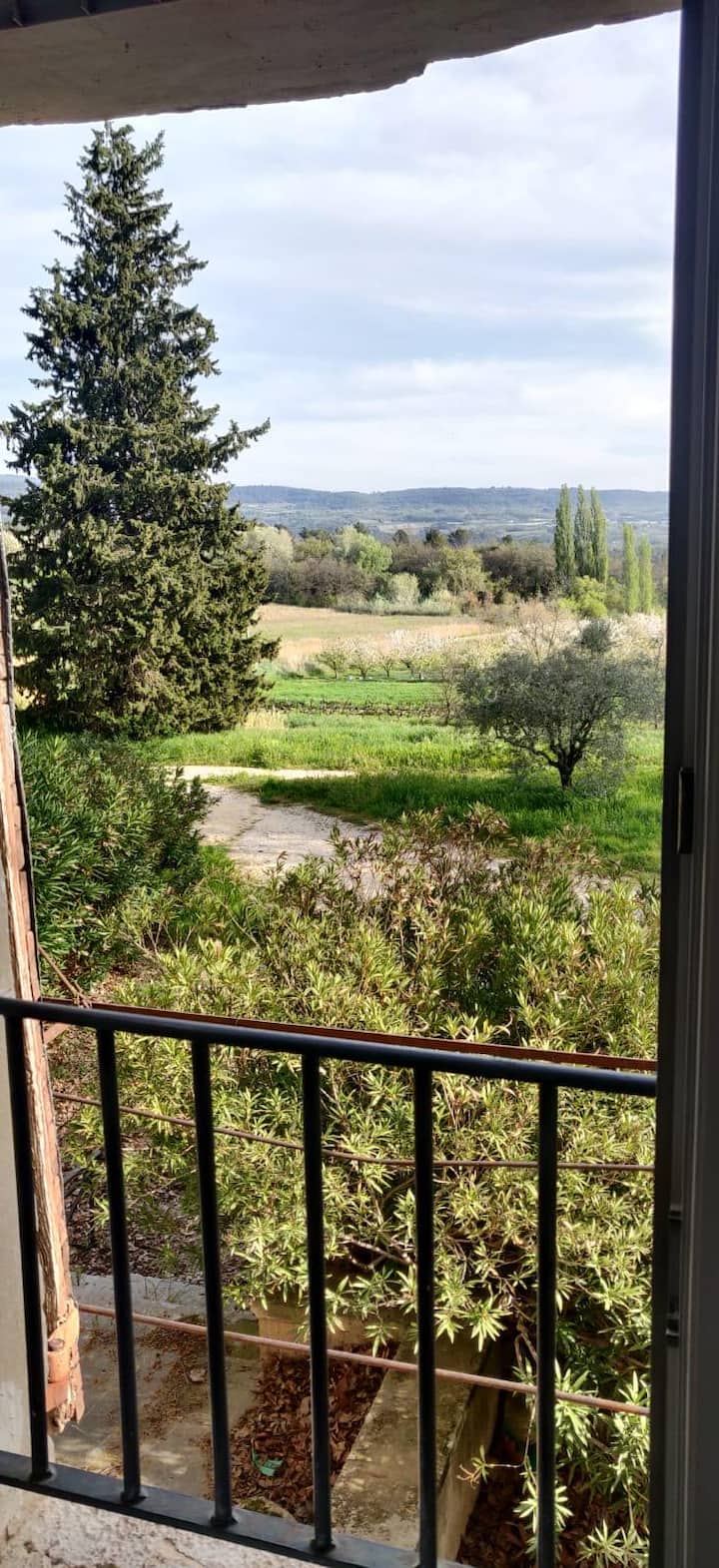Logement à La Campagne Dans Un Ancien Prieuré - Bonnieux