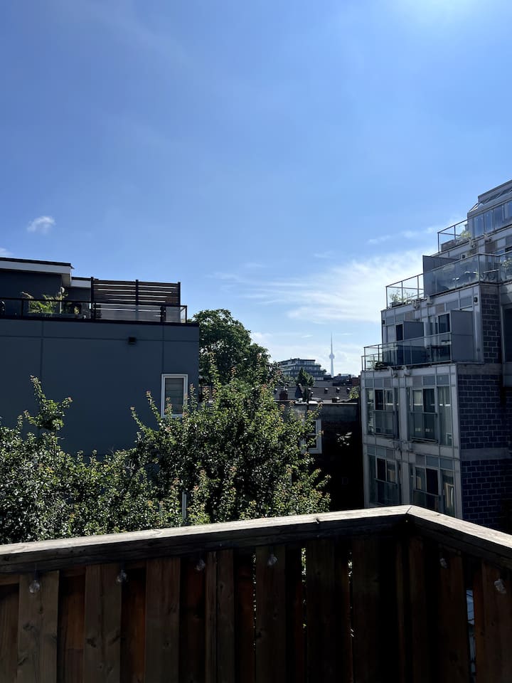 Private 2 Br Apartament At Brockton Village - Toronto