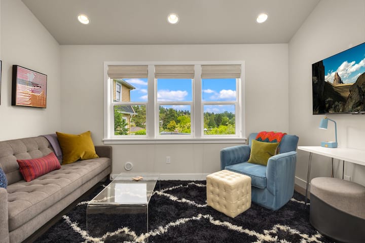 Luxe, Quiet, 3 Beds, Uw Proximity, No Shared Walls - Seattle, WA