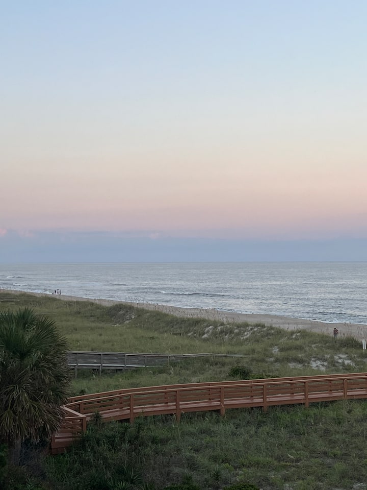 Ocean Front 3rd Floor Penthouse With Amazing Veiws - Carolina Beach, NC