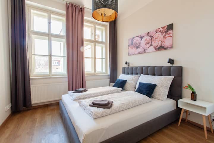 Heart Of Prague | Large, Elegant 2br Apartment - Prága