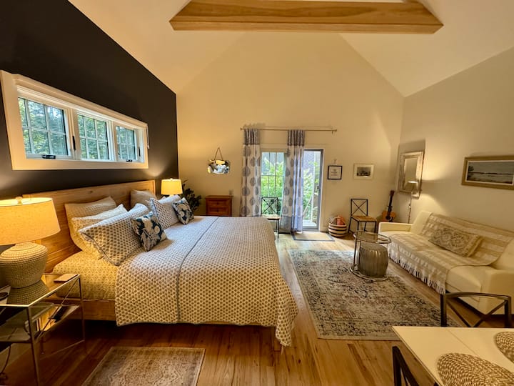 Be Our Guest
Private Poolside Entry
Close 2 All - The Hamptons, NY
